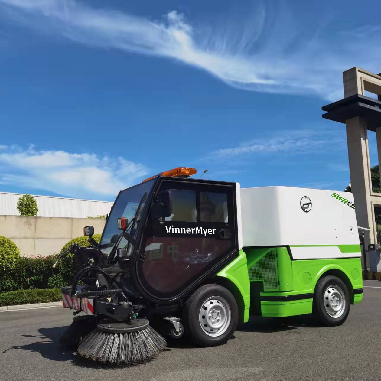 Подметально-вакуумная машина VM Green SWR2400D купить в Минске – цена ...
